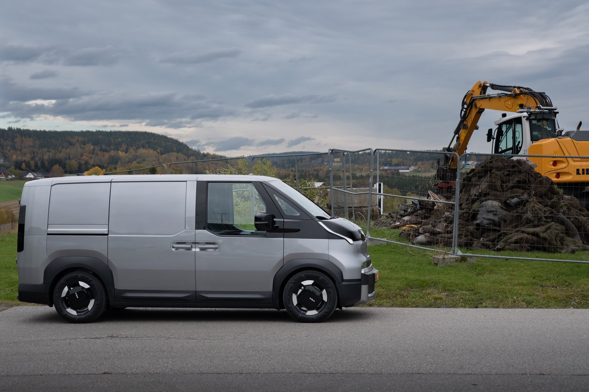 Kia PV5 - rekkevidde, lastekapasitet, lading med mer | Autoria